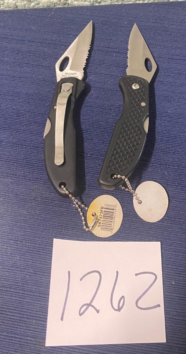 Maxum Knives | EstateSales.org