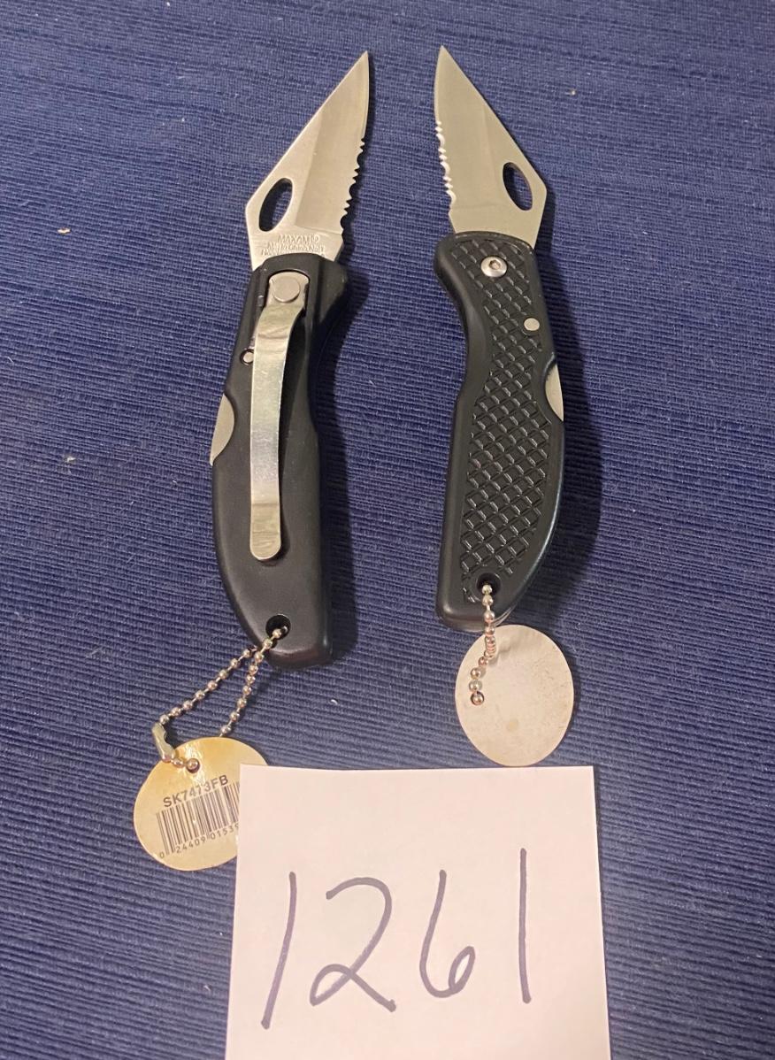 Maxum Knives | EstateSales.org