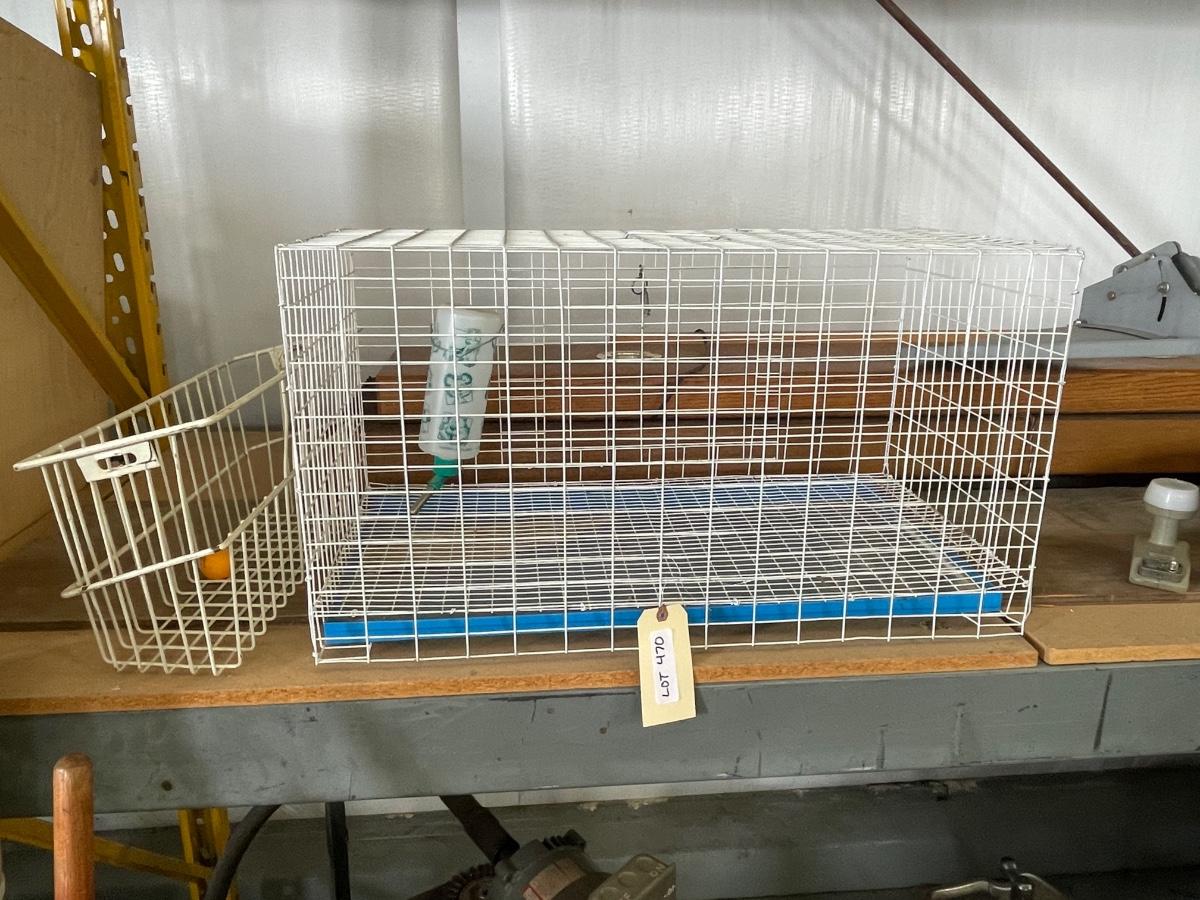 Metal Rabbit Cage w/water bottle | EstateSales.org