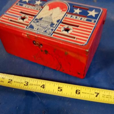 LOT 167 OLD METAL BANK WITH KEY | EstateSales.org