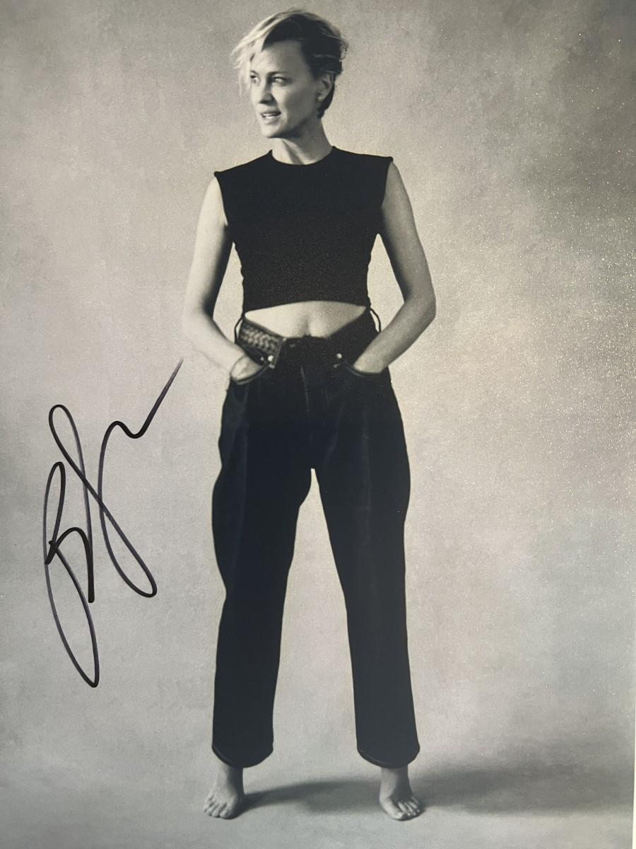 Robin Wright signed photo | EstateSales.org