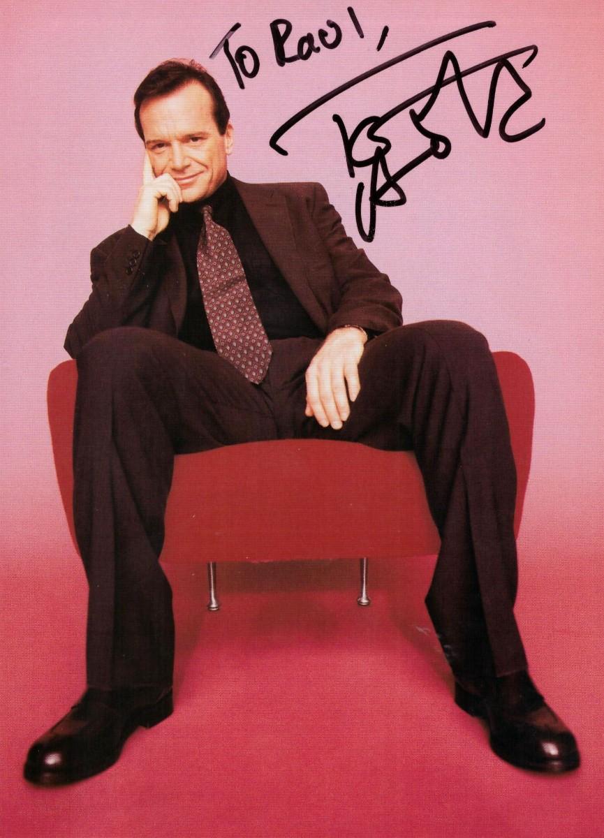 Tom Arnold signed photo | EstateSales.org