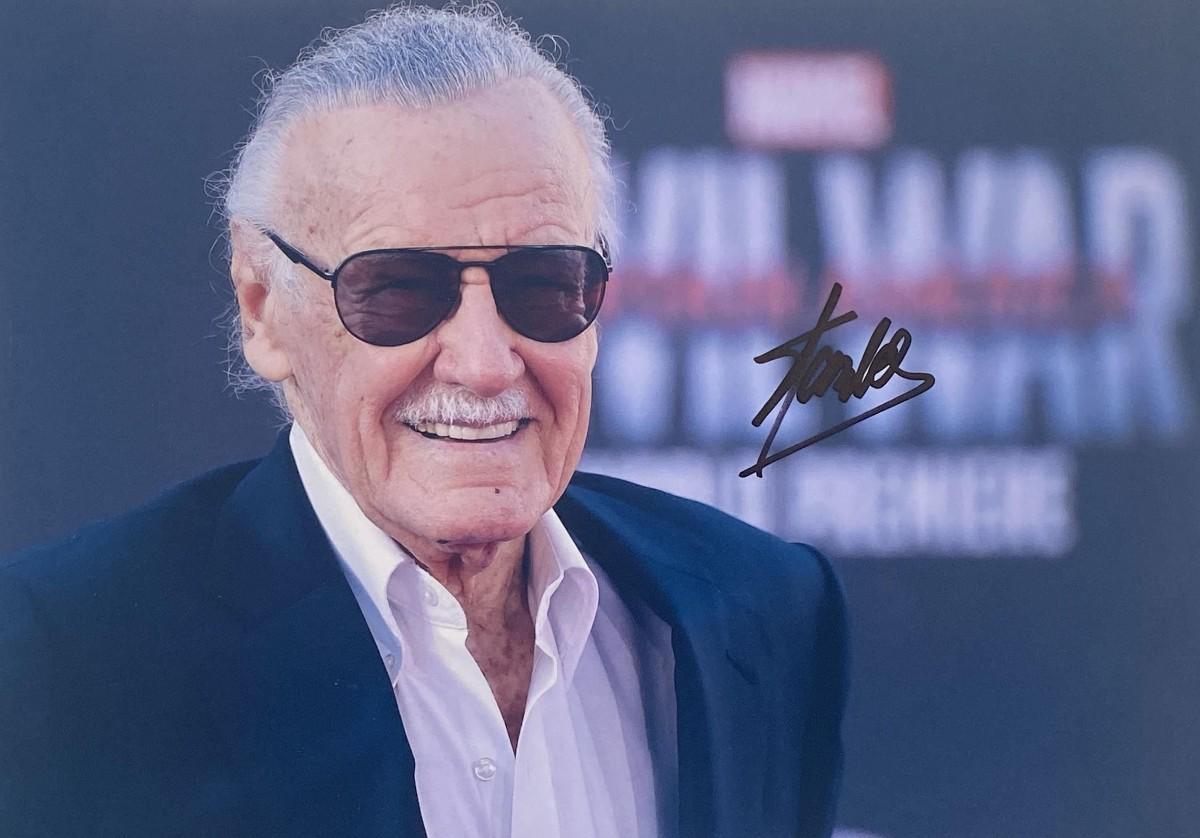 Stan Lee signed photo | EstateSales.org