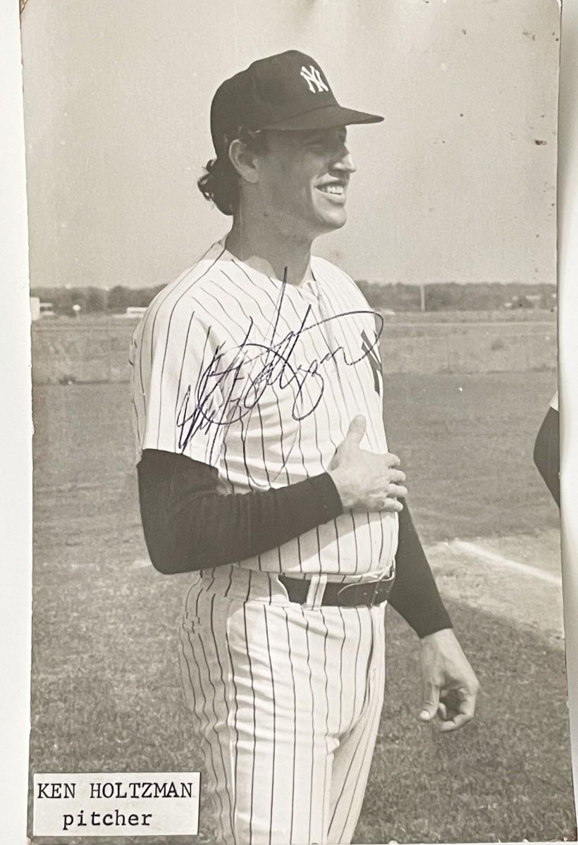 NY Yankees Ken Holtzman signed photo | EstateSales.org