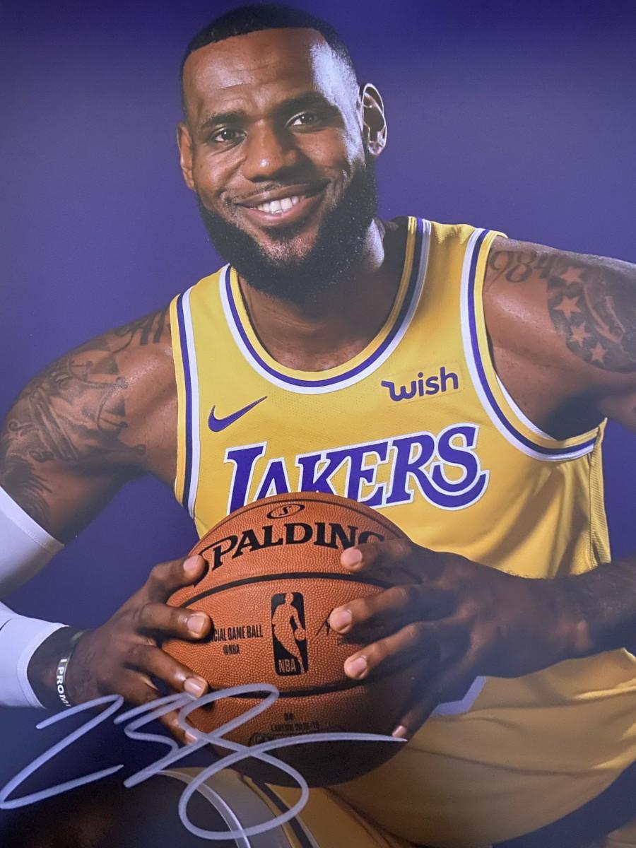 LA Lakers LeBron James signed photo | EstateSales.org