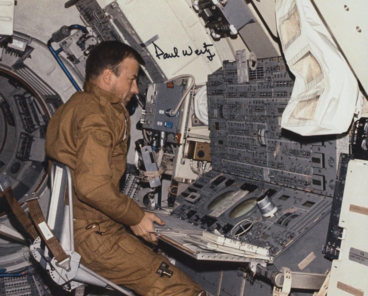 NASA Paul Weitz signed photo | EstateSales.org