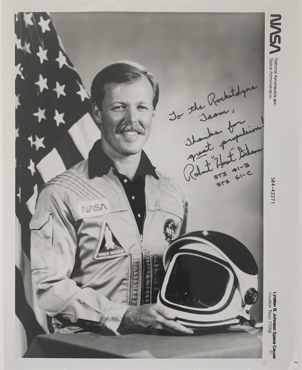 Astronaut Robert Gibson signed offical NASA photo. GFA Authenticated ...