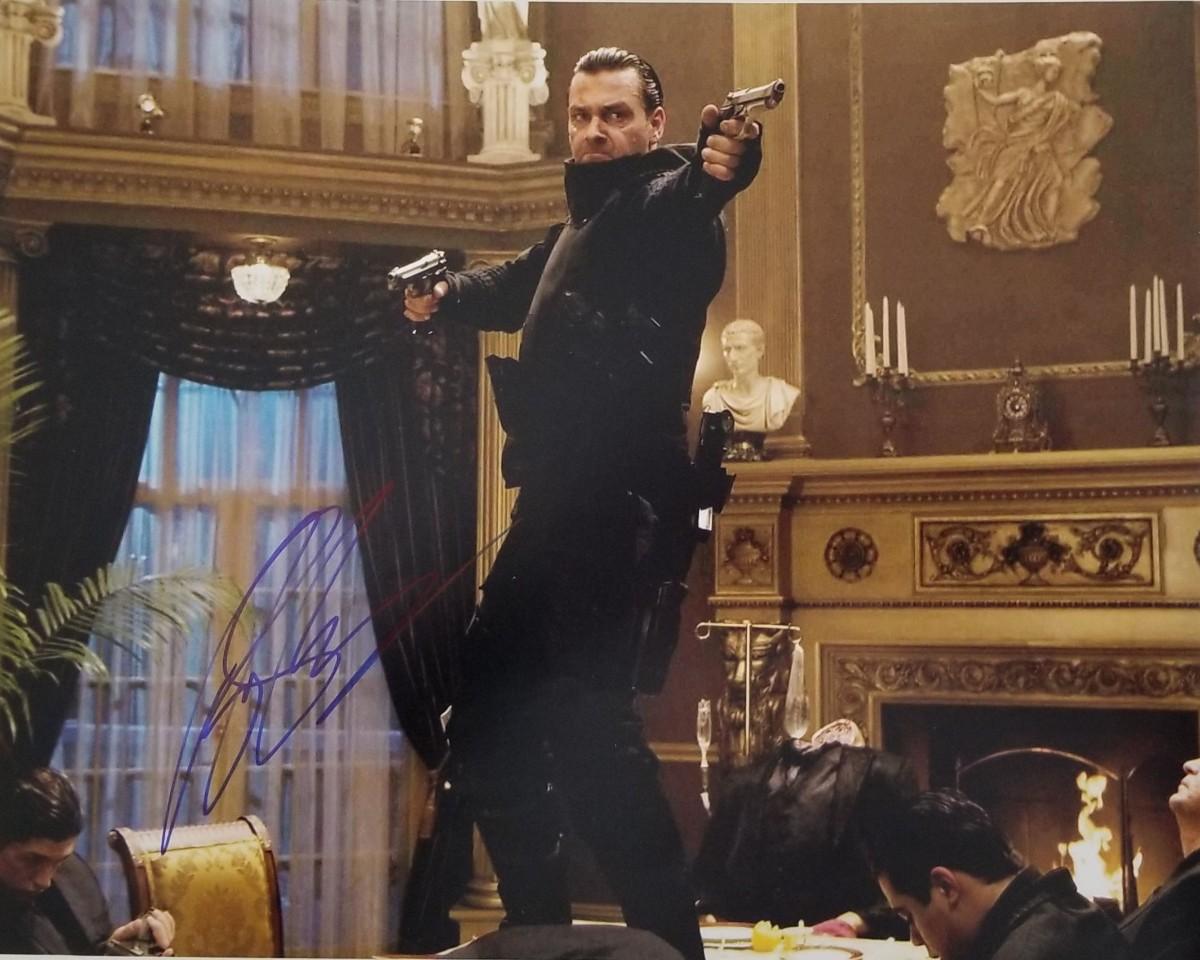 Ray Stevenson signed movie photo | EstateSales.org