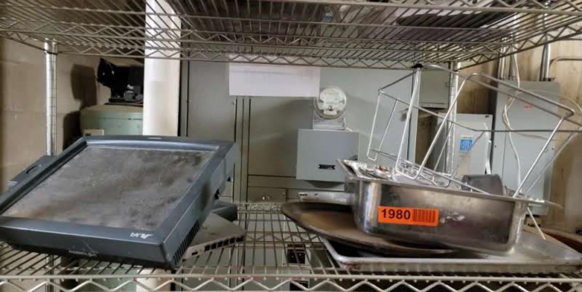 Computer screen, SS Pan, Sterno cans, chafing rack. | EstateSales.org
