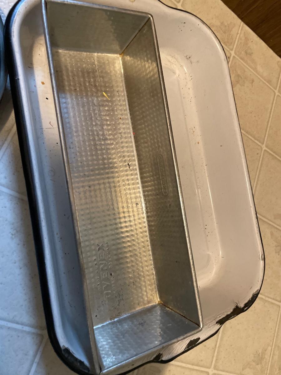 Multiple Pans | EstateSales.org