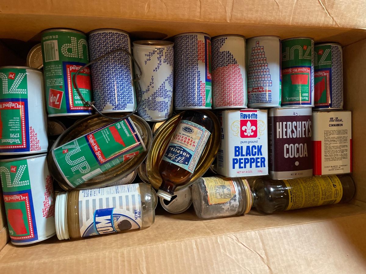Vintage state 7up cans | EstateSales.org