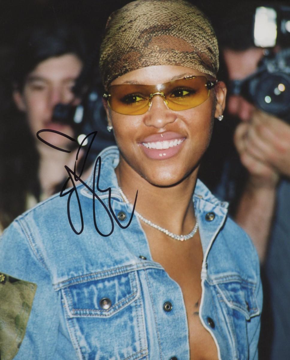 Rapper Eve signed photo | EstateSales.org