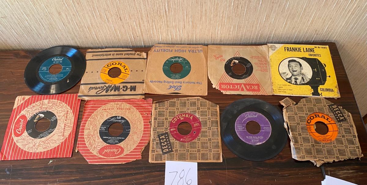 Vintage 45rpm Records | EstateSales.org