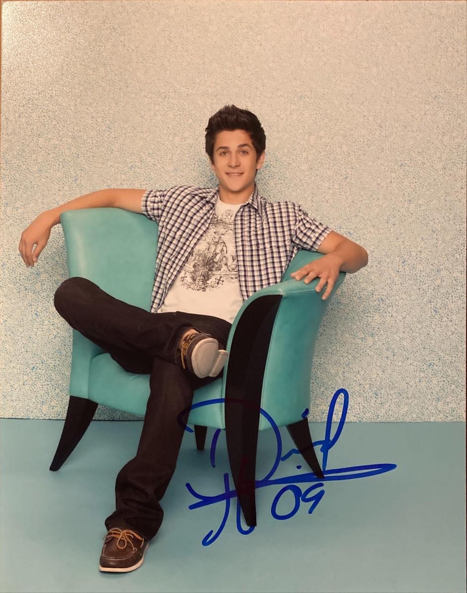 David Henrie signed photo | EstateSales.org