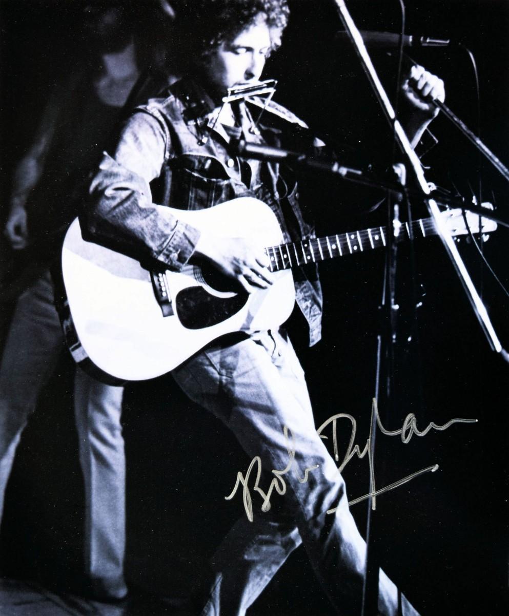 Bob Dylan signed promo photo | EstateSales.org