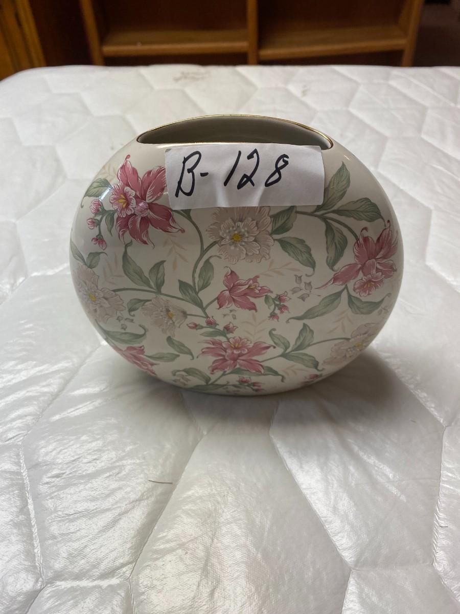 Prima / Japan Floral Design Ceramic Oval Vase | EstateSales.org