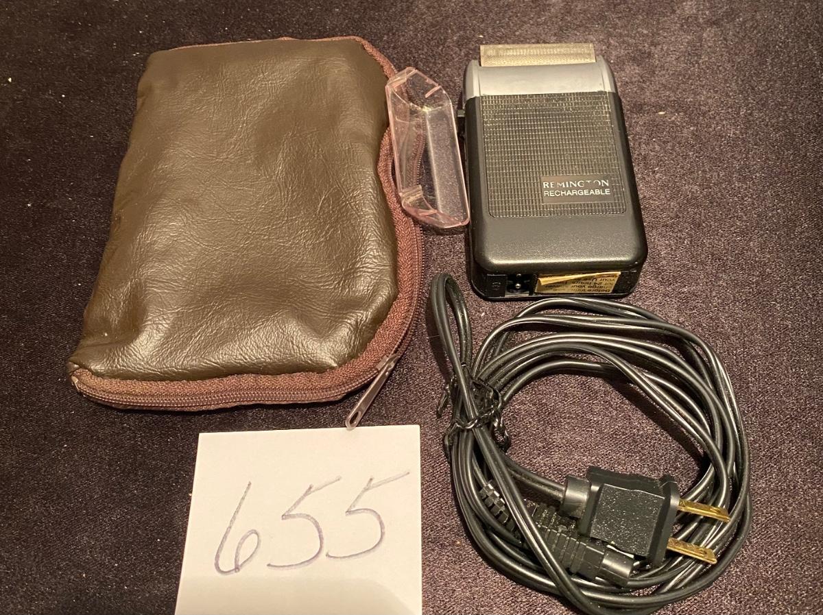 Vintage Remington Rechargeable Razor | EstateSales.org