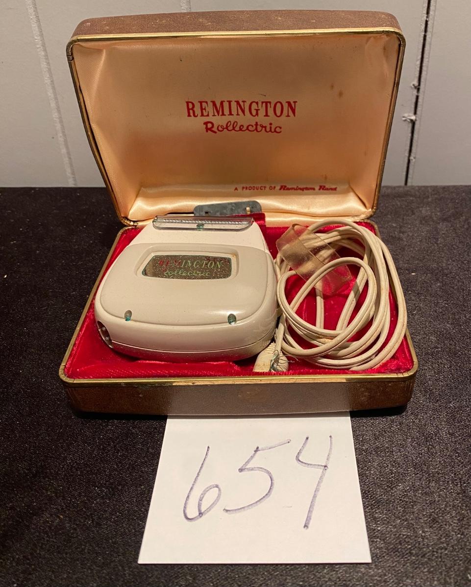 Vintage Remington Rollectric Shaver | EstateSales.org