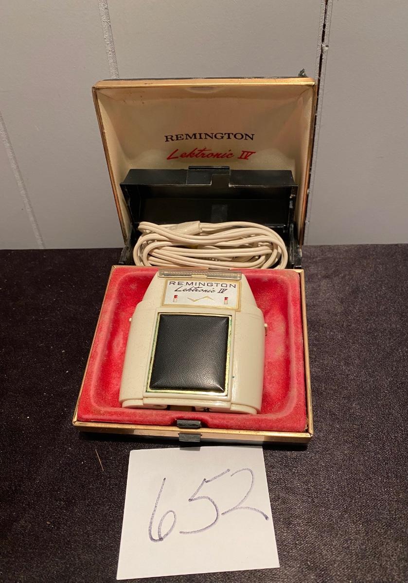 Vintage Remington Razor | EstateSales.org