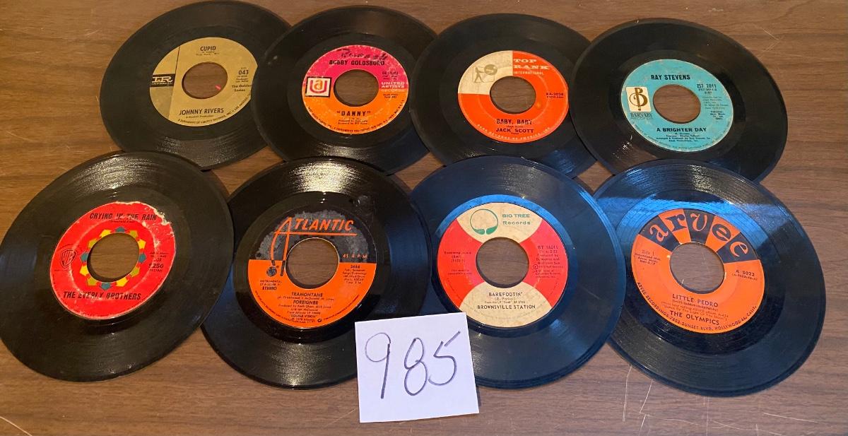 Vintage 45rpm Records | EstateSales.org