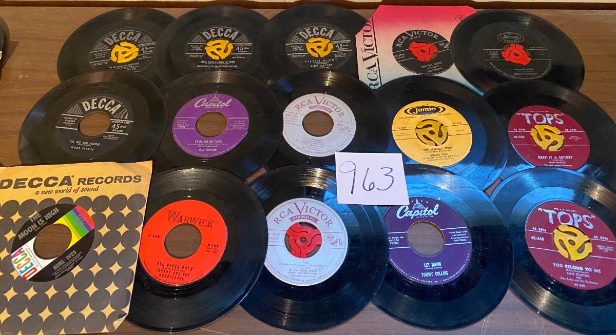 Vintage 45rpm Records | EstateSales.org