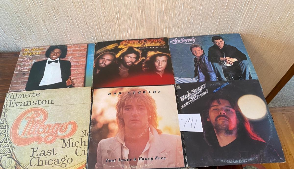 Rod Stewart & Bee Gees | EstateSales.org