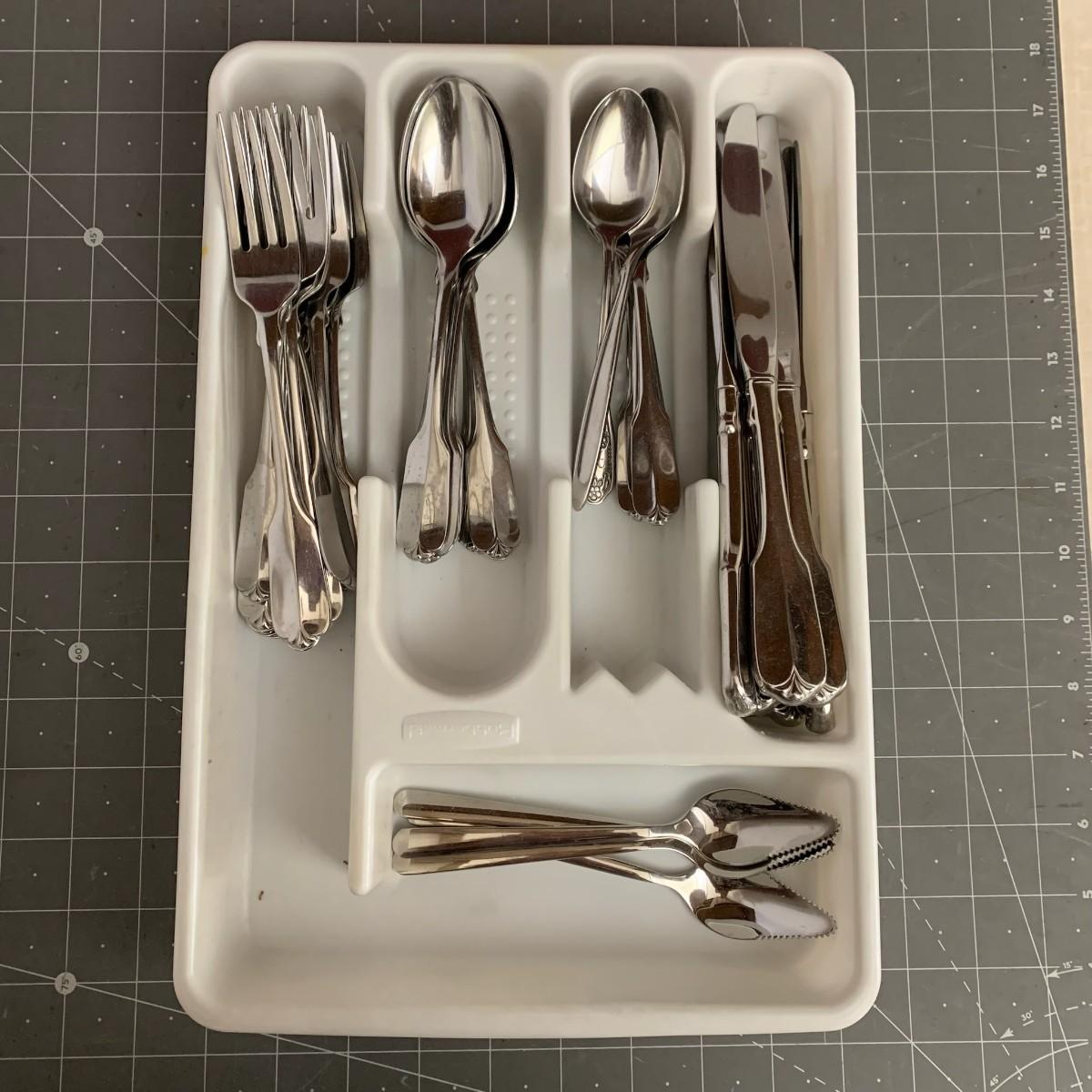 Silverware bundle + tray | EstateSales.org