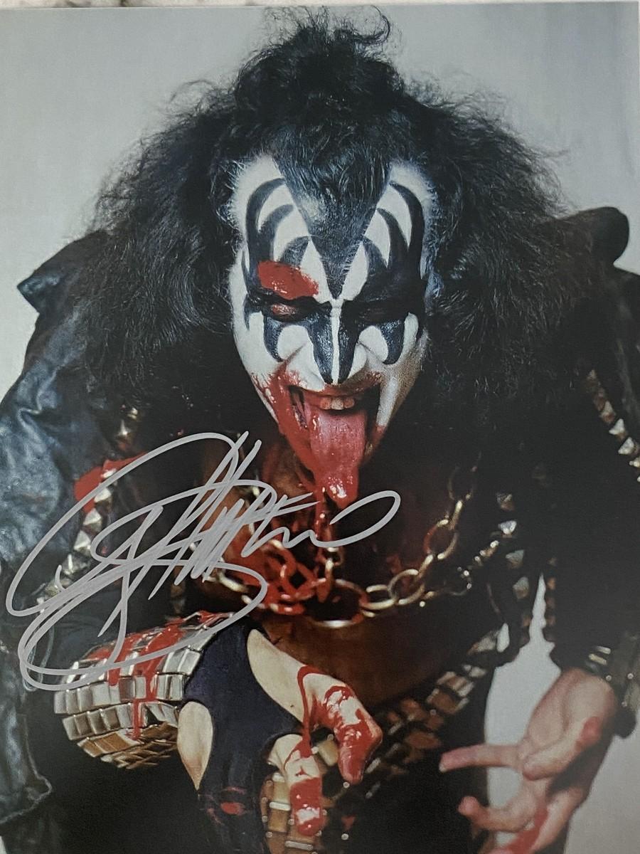 Kiss Gene Simmons Signed Photo 3917