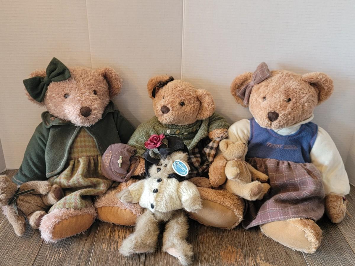 4 Stuffed Bears | EstateSales.org
