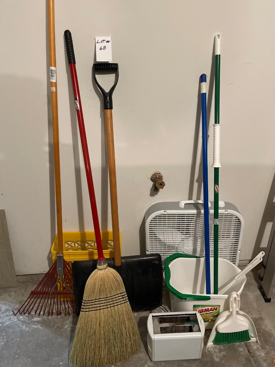 Assortment of items | EstateSales.org