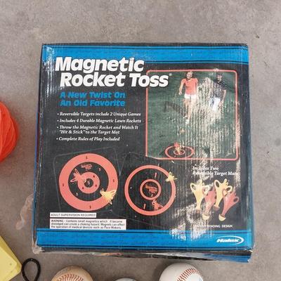 MAGNETIC ROCKET TOSS YARD GAME, BOUNTY HUNTER METAL DETECTOR AND MORE ...