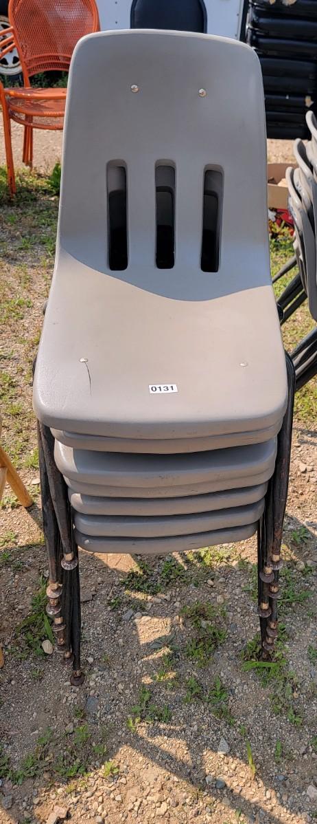 7 hard plastic chairs | EstateSales.org