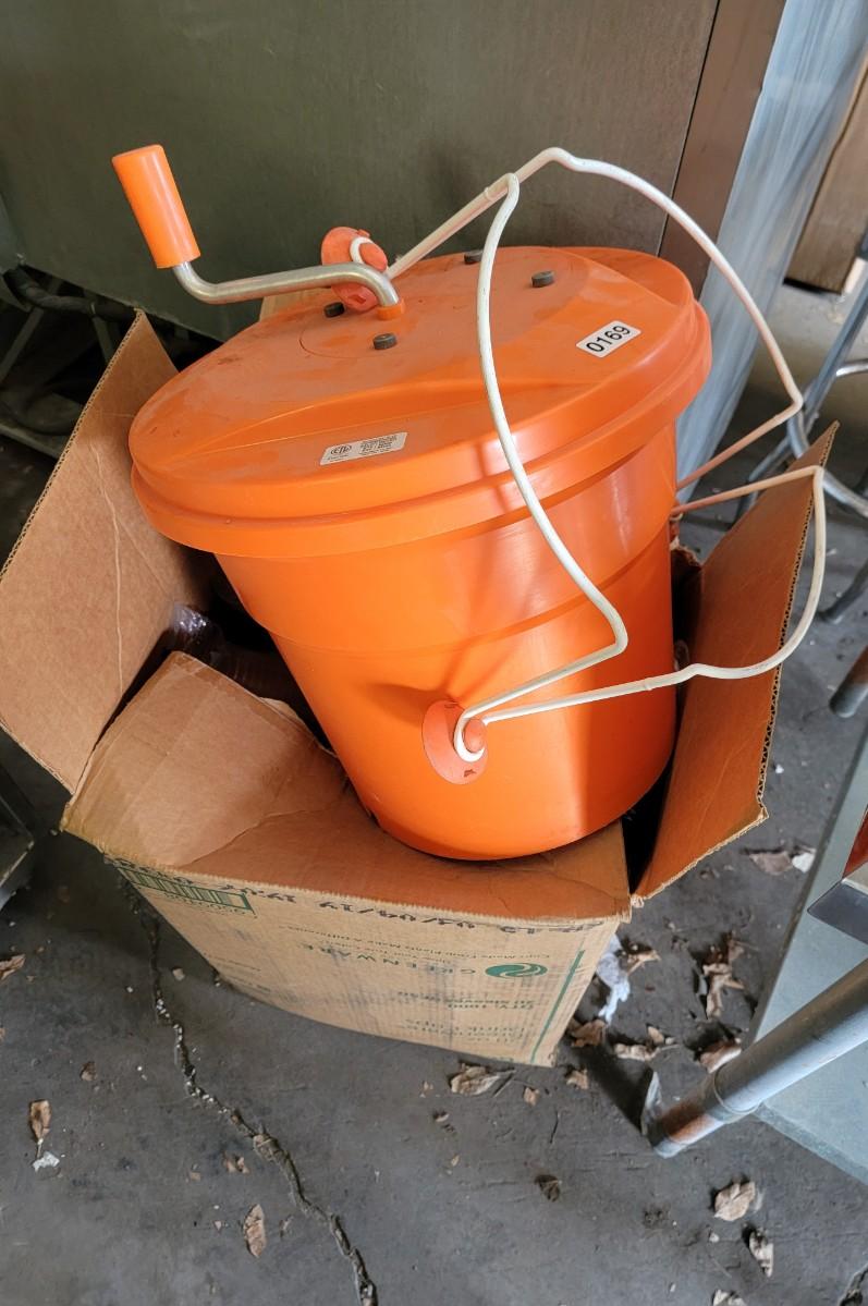 Lettuce Drier Partial Case Of Plastic Cups EstateSales lettuce-drier-partial-case-of-plastic-cups-estatesales