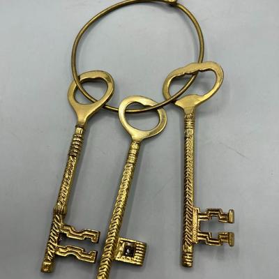 Vintage Set of Metal Gold Colored Skeleton Keys for Home Decor ...