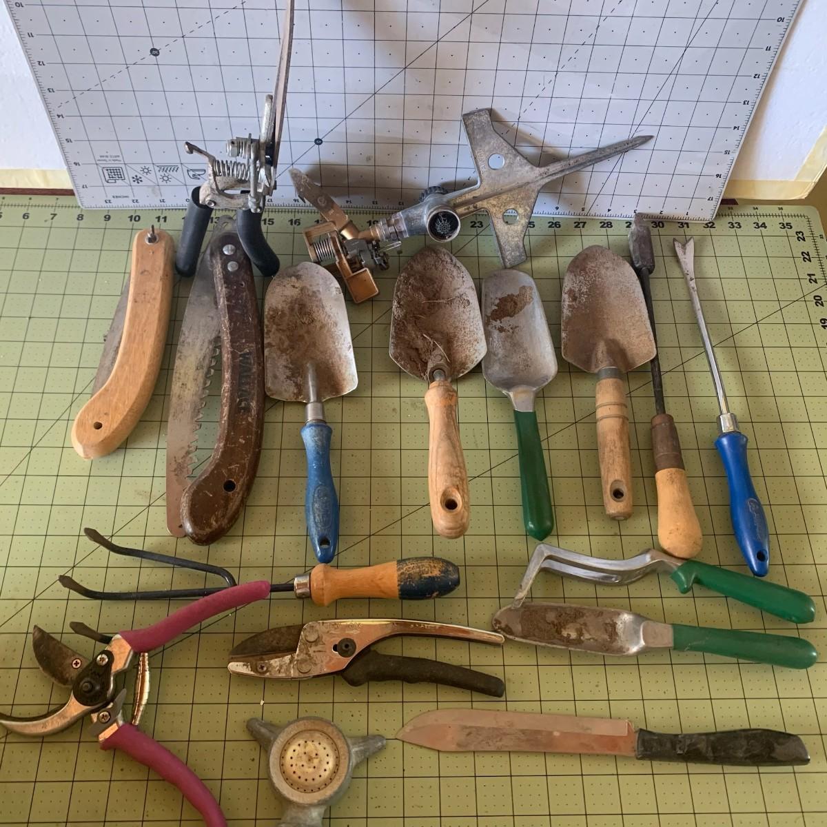 Misc Garden Tools | EstateSales.org