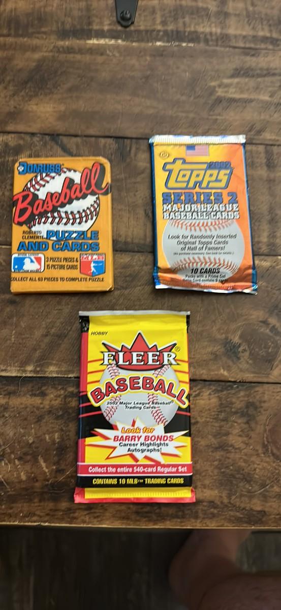 BASEBALL PACKS (23) | EstateSales.org