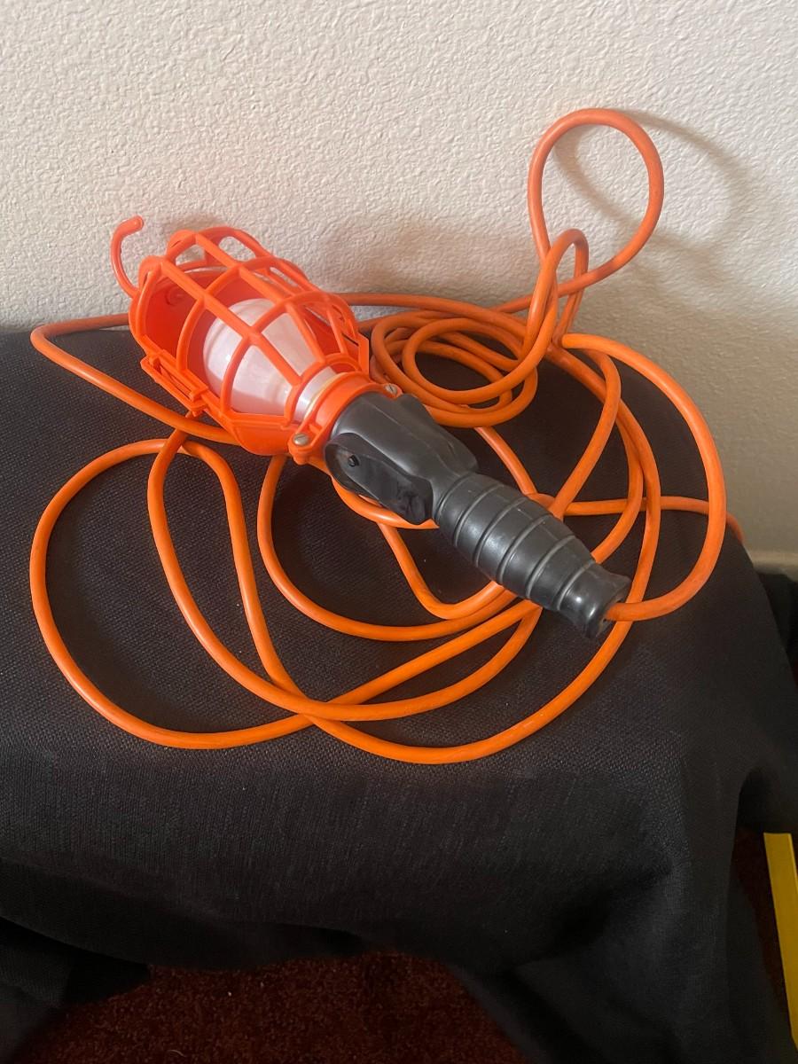 Light with cord | EstateSales.org