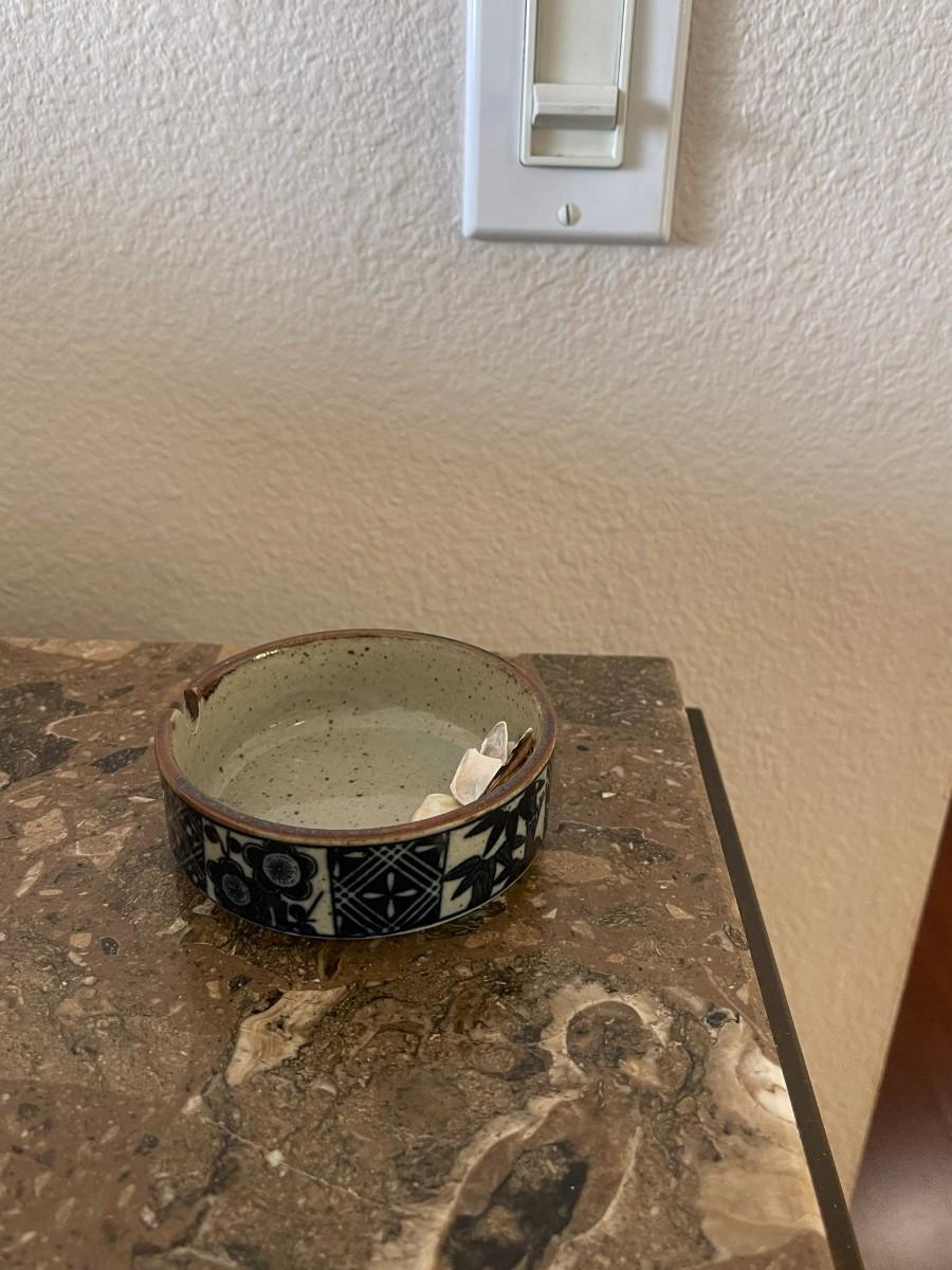 CERAMIC KEY CUP | EstateSales.org