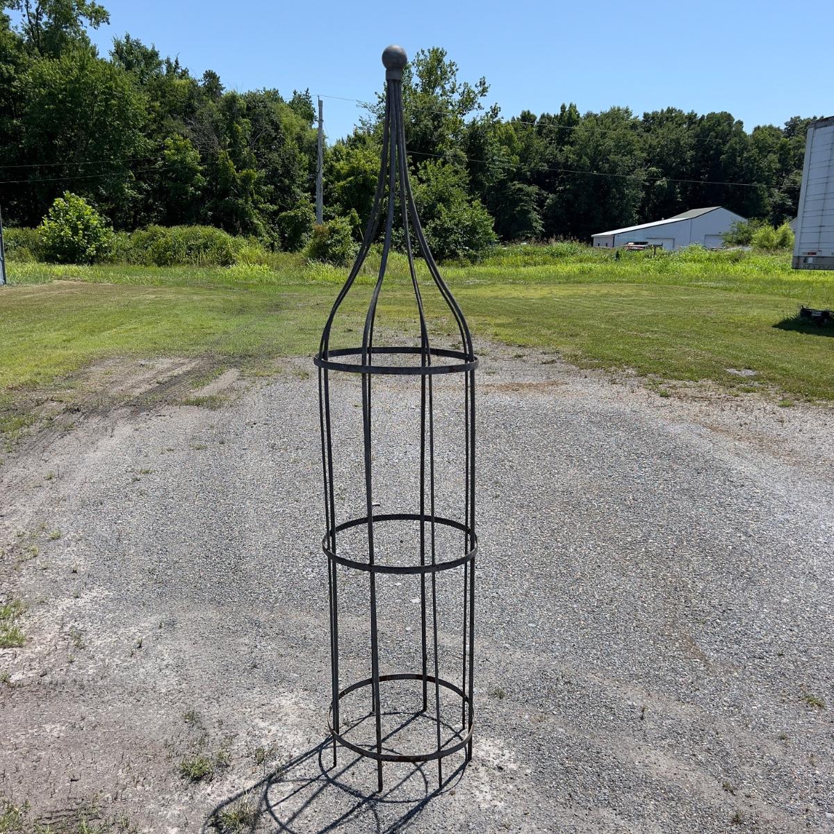 770 Large Metal Round Garden Topiary | EstateSales.org