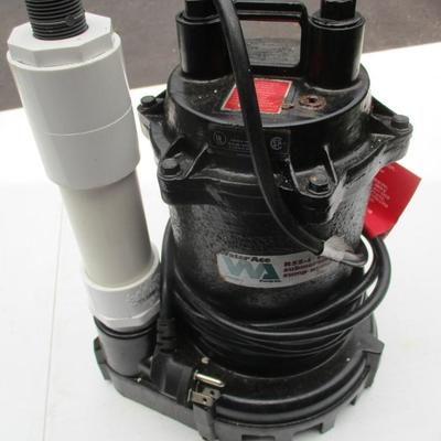 Water Ace R5S-1 1/2 HP Submersible Sump Pump | EstateSales.org