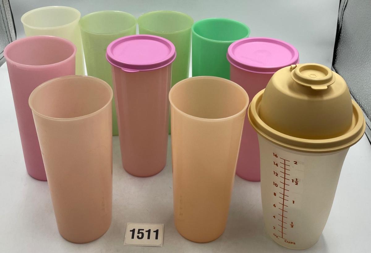 Vintage Tupperware Cups with Shaker | EstateSales.org