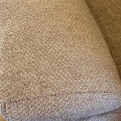 MEMBERS MARK ~ Upholstered Power Lift & Recline Chair | EstateSales.org
