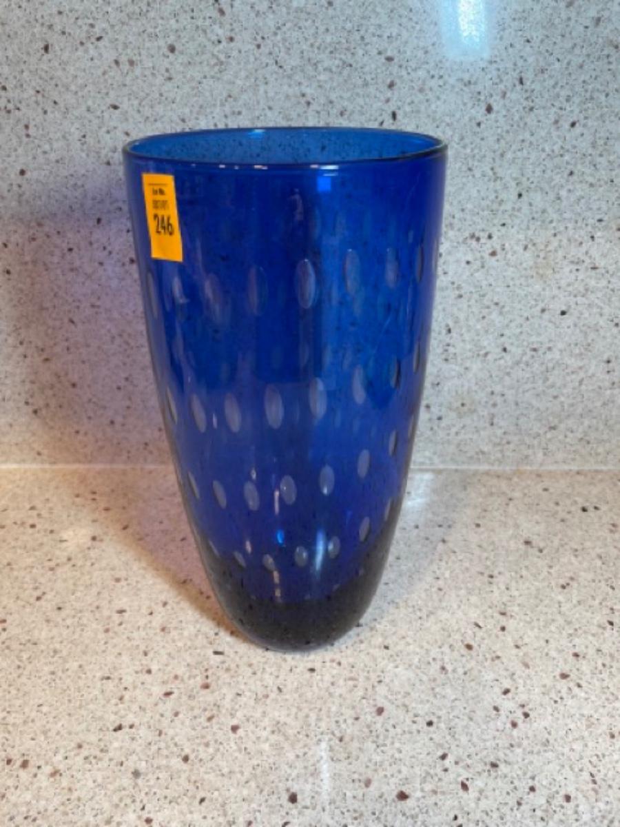 Beautiful tall blue vase | EstateSales.org