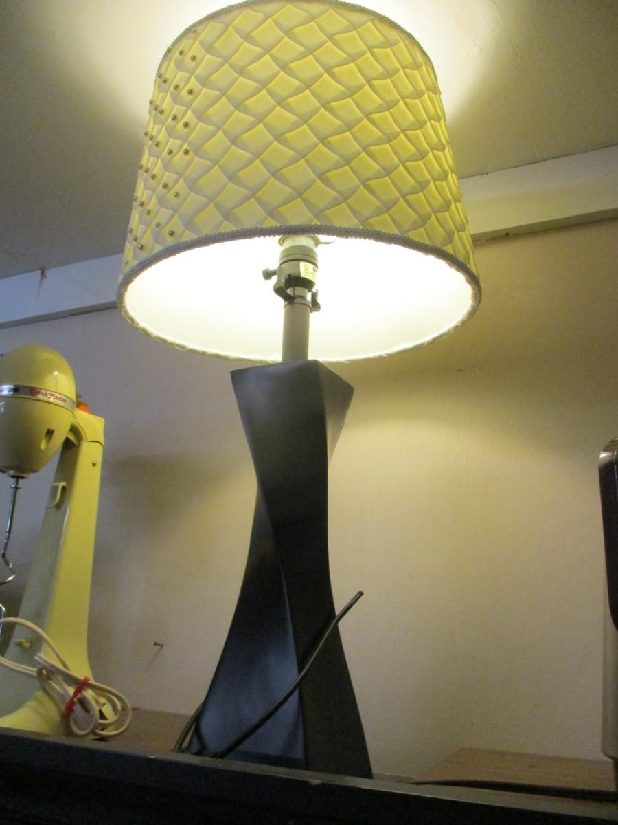 Table Lamp - D | EstateSales.org