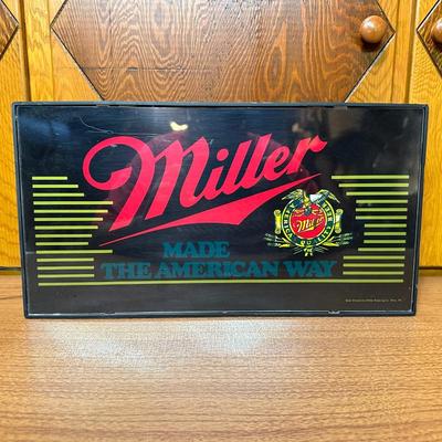 LIGHTED MILLER BEER SIGN | EstateSales.org
