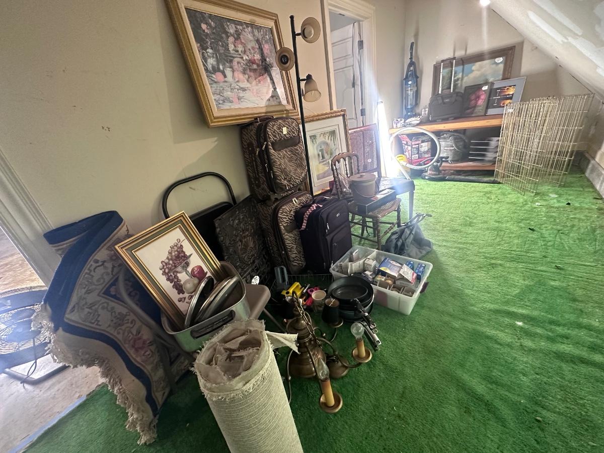 Lot 39: Garage / Back Room Items (Brick House) | EstateSales.org
