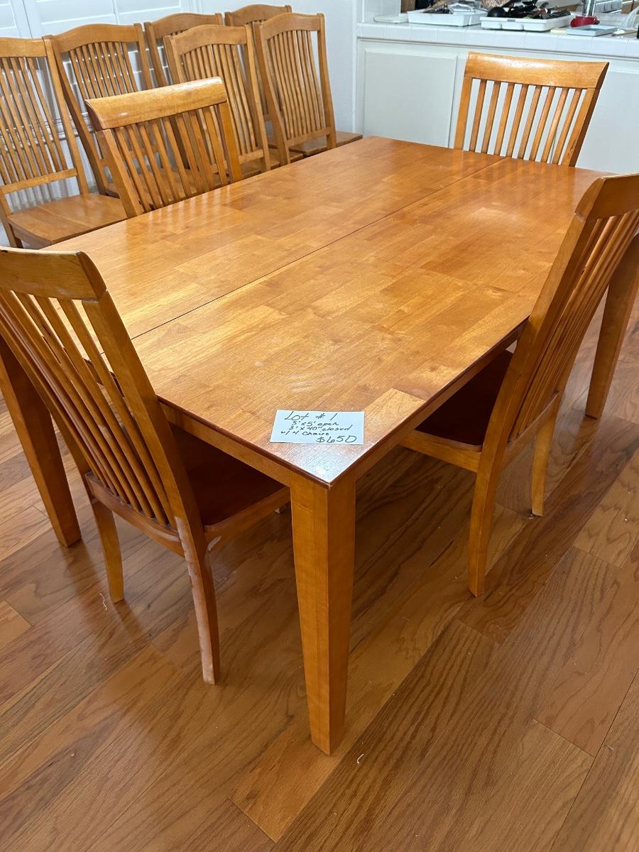 Dining Table | EstateSales.org