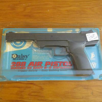 Daisy CO2 200 Pistol - C | EstateSales.org