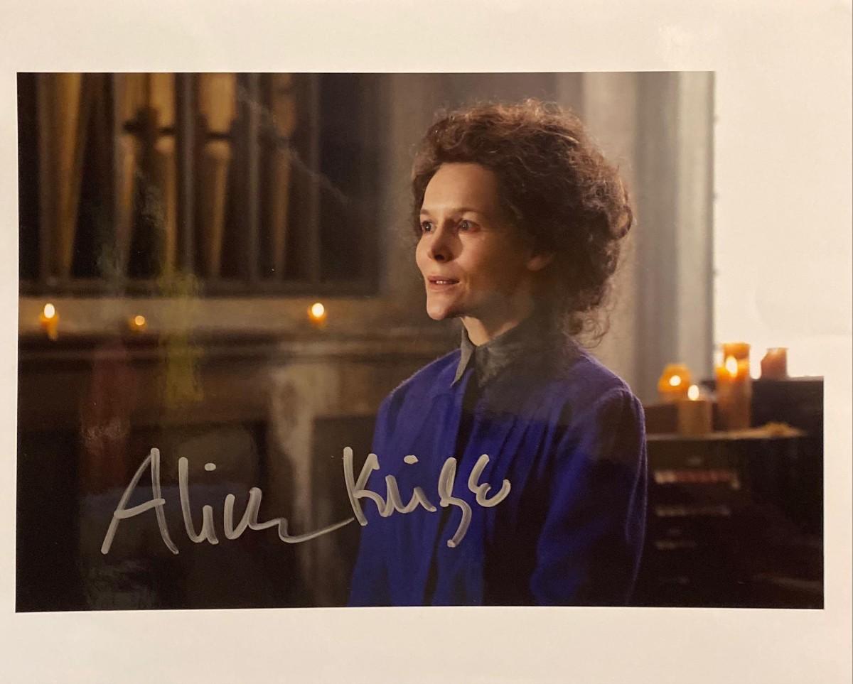 Alice Krige signed movie photo | EstateSales.org