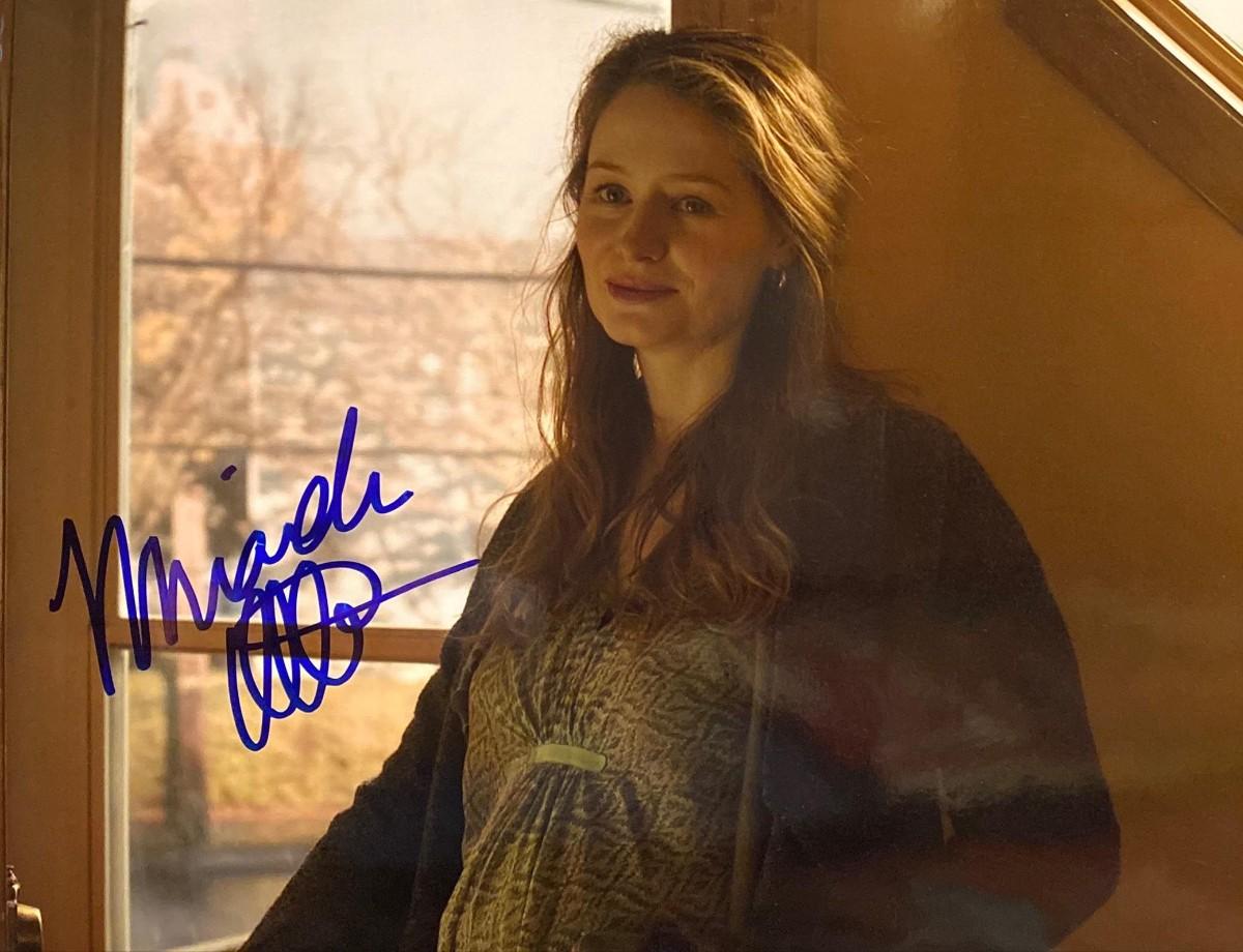 Miranda Otto signed movie photo | EstateSales.org